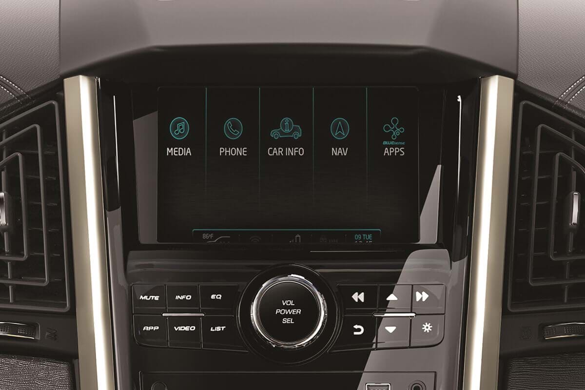 XUV500 FEATURES - Mahindra UAE